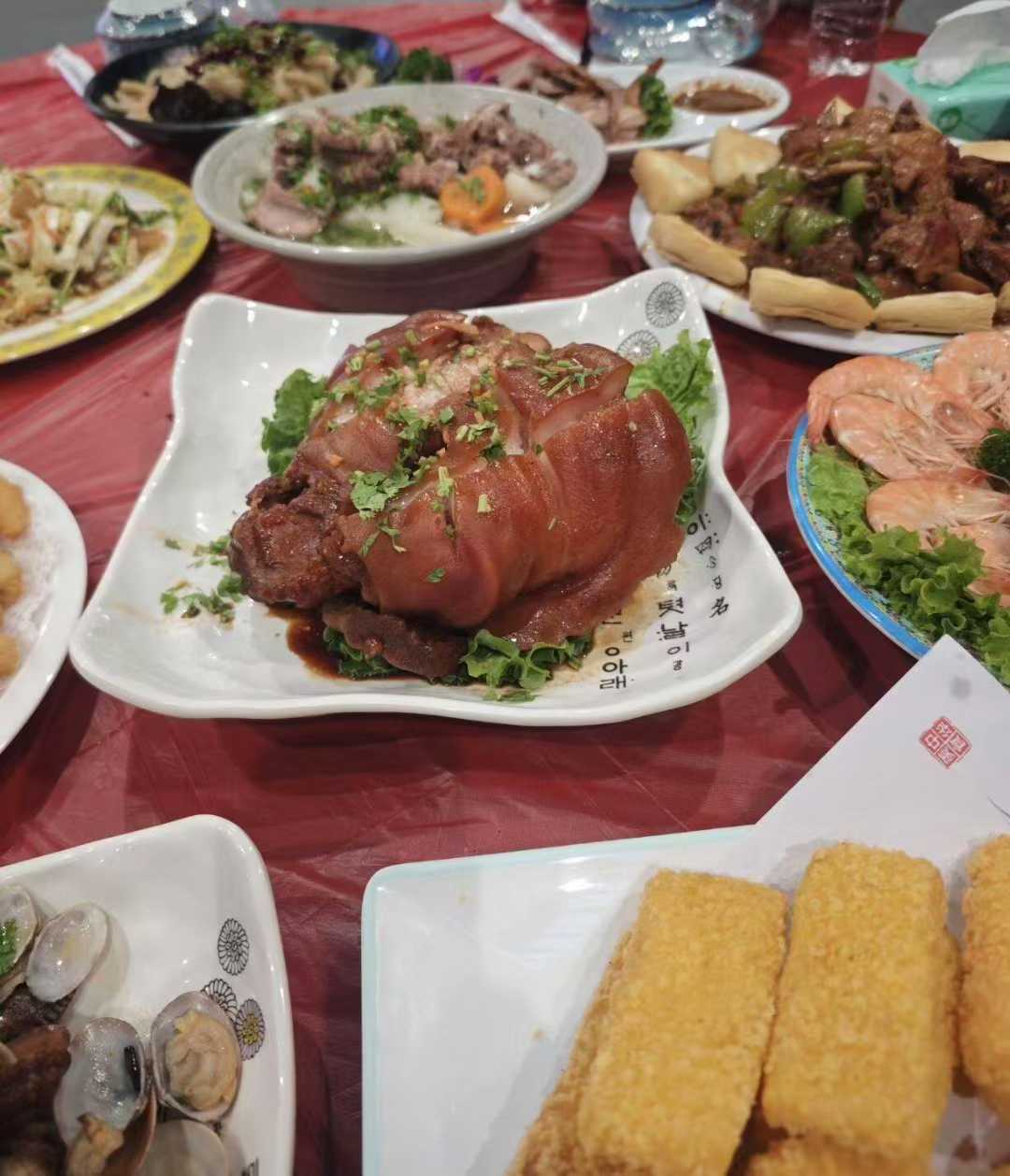 山东漫展太良心了！花80元买门票，逛完漫展还能留下吃大席| 茶馆 - 南+ South Plus - powered by Pu!mdHd